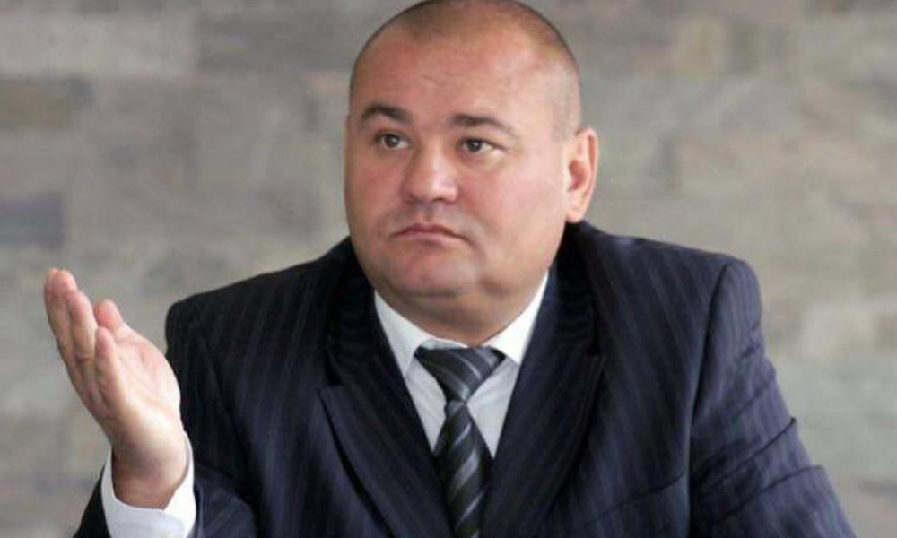 PERPLEX. Primarul care îşi obligă consătenii să asculte non-stop muzică ...